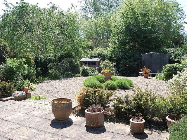 4 bedroom terraced house to rent