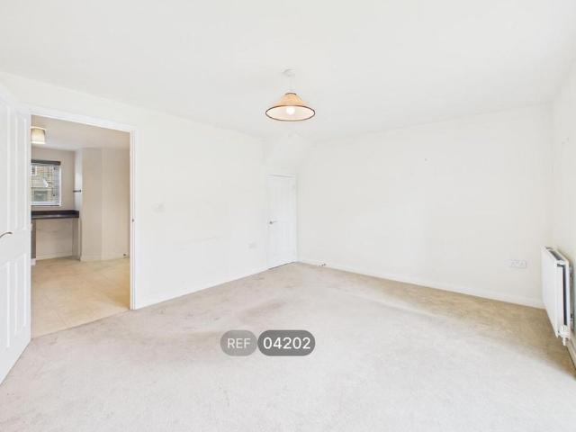 4 bedroom terraced house to rent