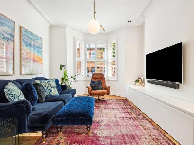 4 bedroom terraced house to rent
