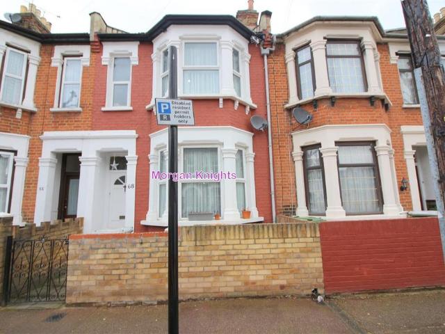 4 bedroom terraced house to rent