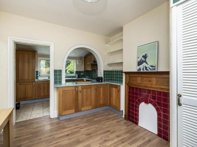 4 bedroom terraced house to rent