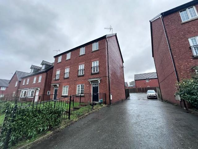 4 bedroom terraced house to rent