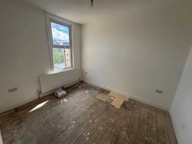 4 bedroom terraced house to rent