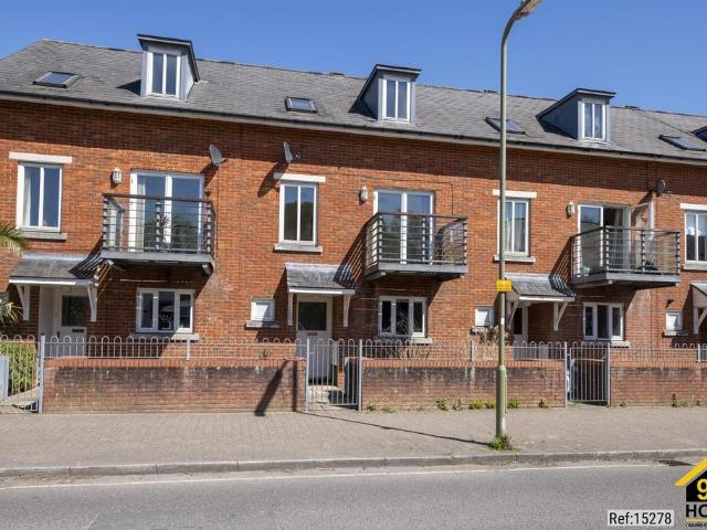 4 bedroom terraced house to rent