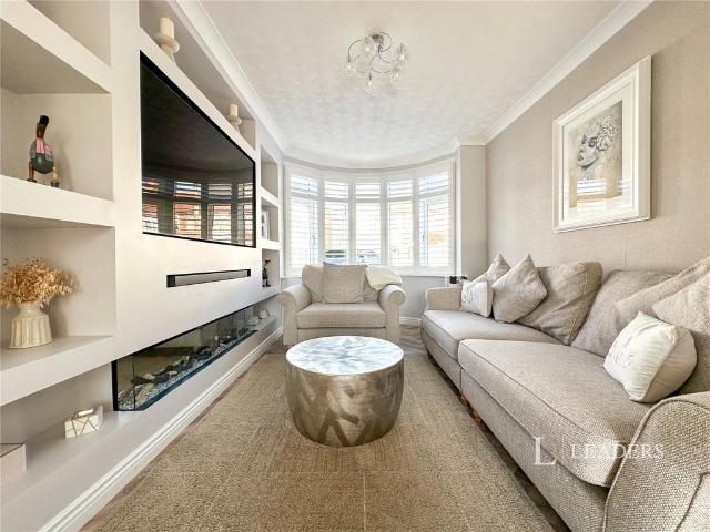 4 bedroom terraced house to rent