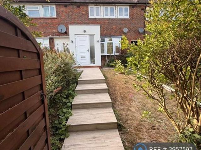 4 bedroom terraced house to rent