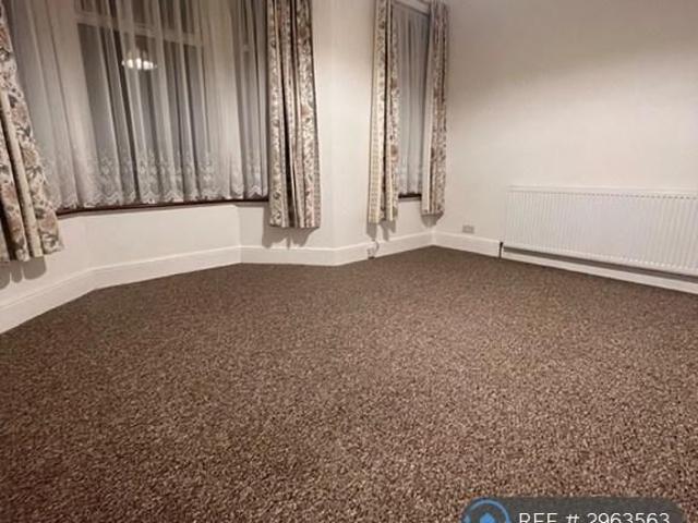 4 bedroom terraced house to rent