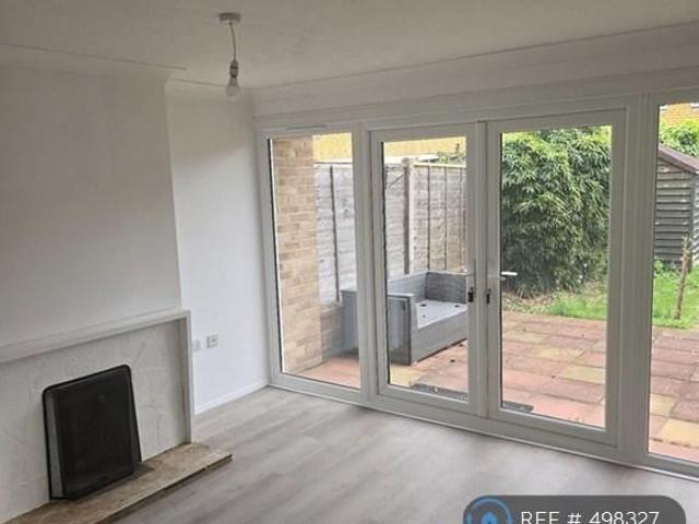 4 bedroom terraced house to rent