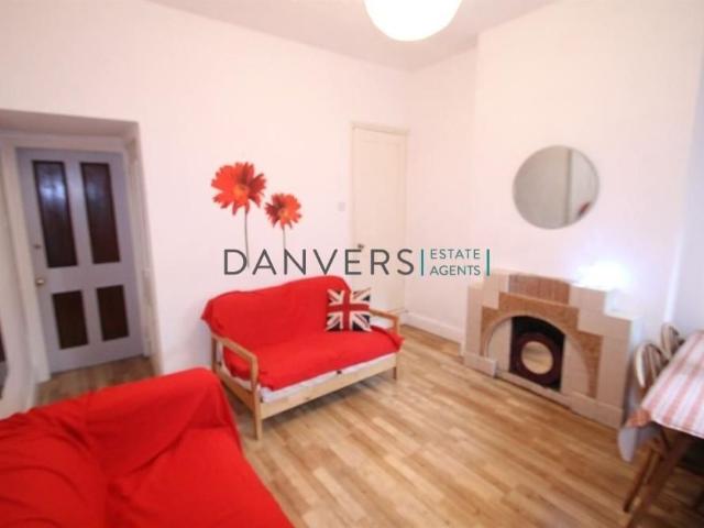 4 bedroom terraced house to rent
