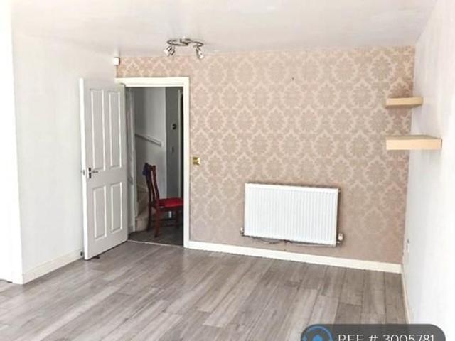 4 bedroom terraced house to rent