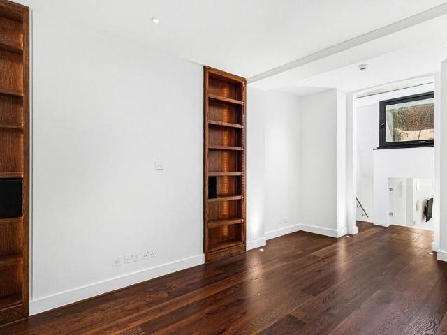 4 bedroom terraced house to rent