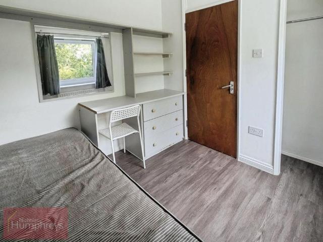 4 bedroom terraced house to rent