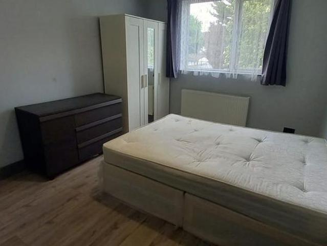 4 bedroom terraced house to rent
