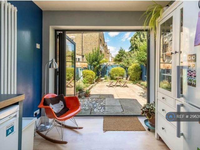 4 bedroom terraced house to rent