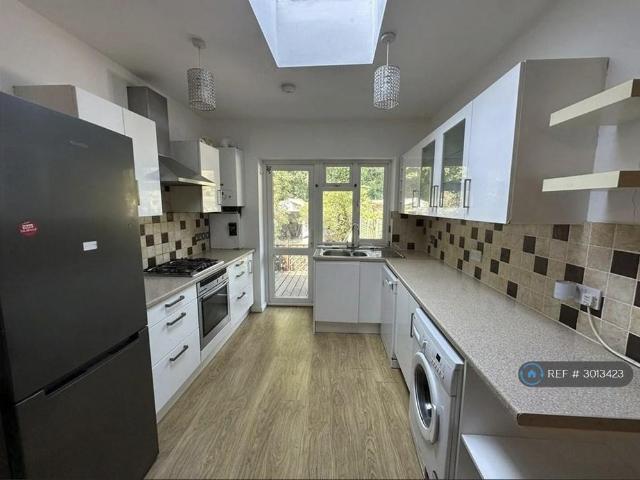 4 bedroom terraced house to rent