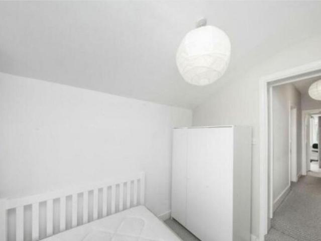 4 bedroom terraced house to rent