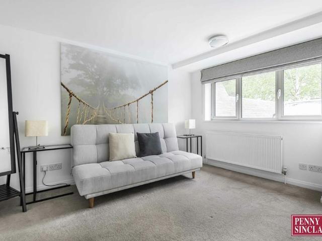 4 bedroom terraced house to rent