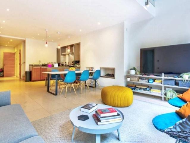 4 bedroom terraced house to rent