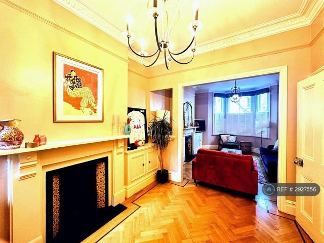 4 bedroom terraced house to rent