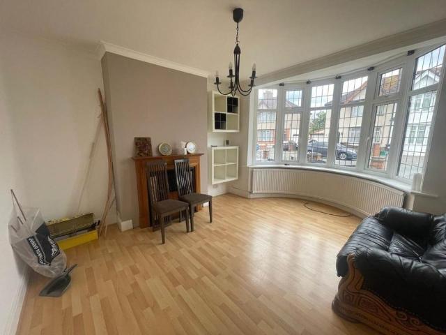 4 bedroom terraced house to rent