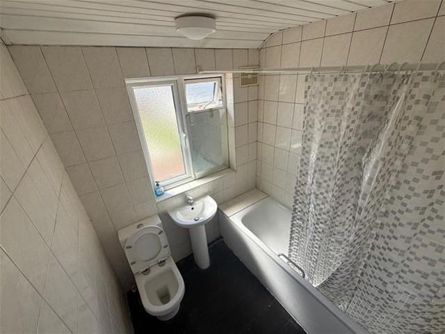 4 bedroom terraced house to rent