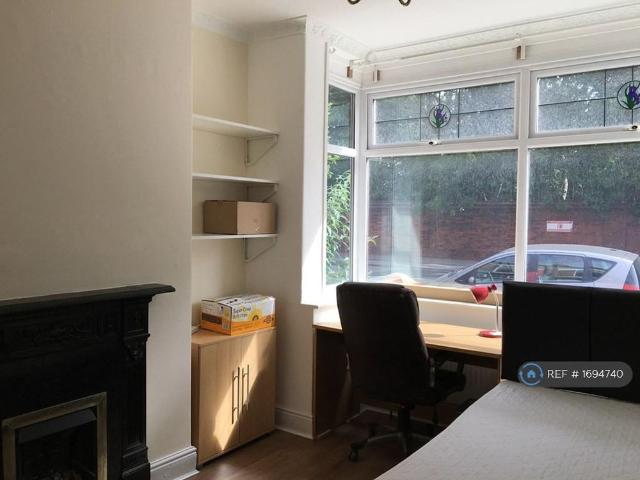 4 bedroom terraced house to rent