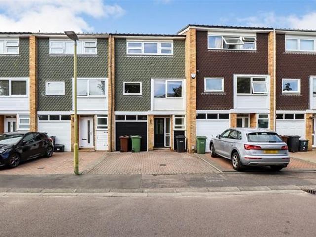 4 bedroom terraced house to rent