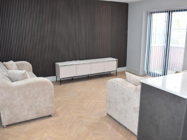 4 bedroom terraced house to rent