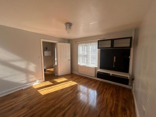 4 bedroom terraced house to rent