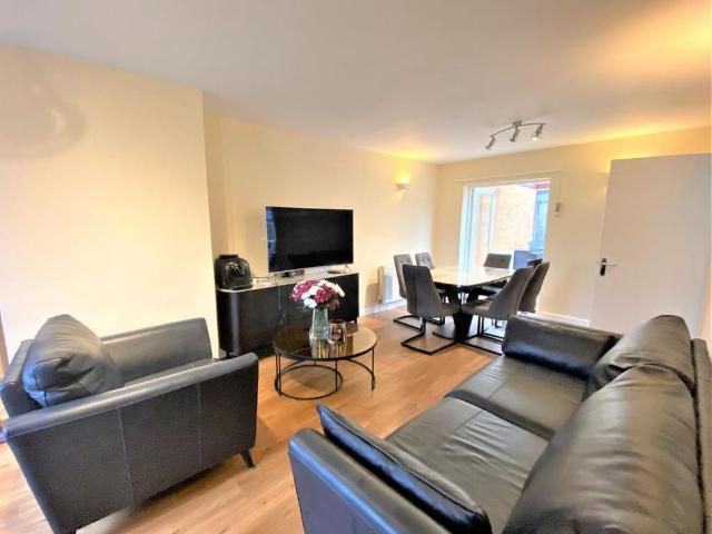 4 bedroom terraced house to rent