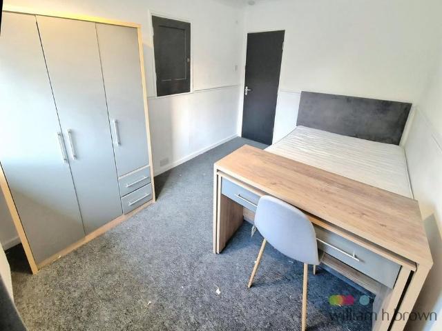 4 bedroom terraced house to rent