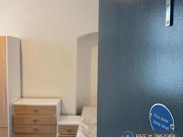 1 bedroom in a house share to rent