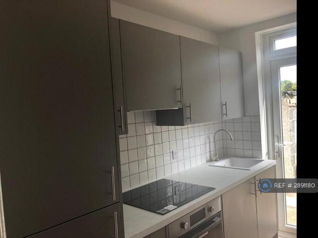 4 bedroom terraced house to rent