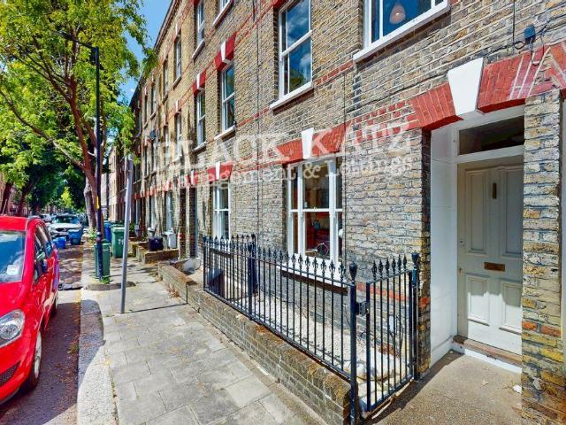 4 bedroom terraced house to rent