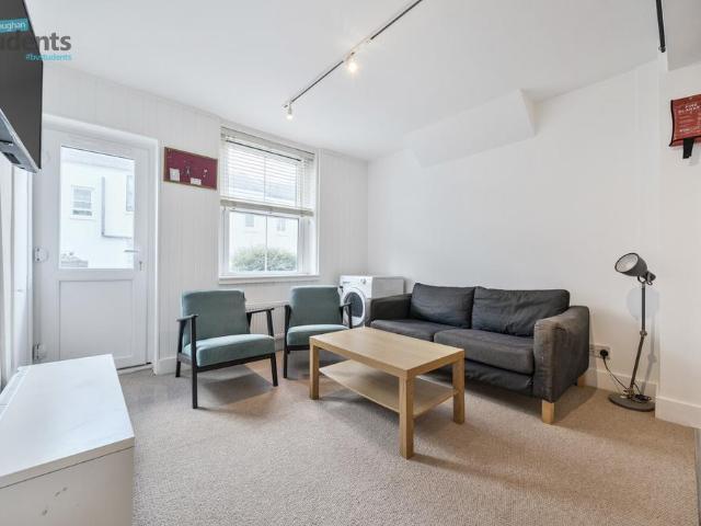 4 bedroom terraced house to rent