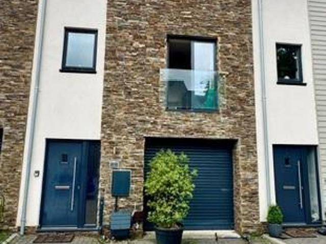 4 bedroom terraced house to rent