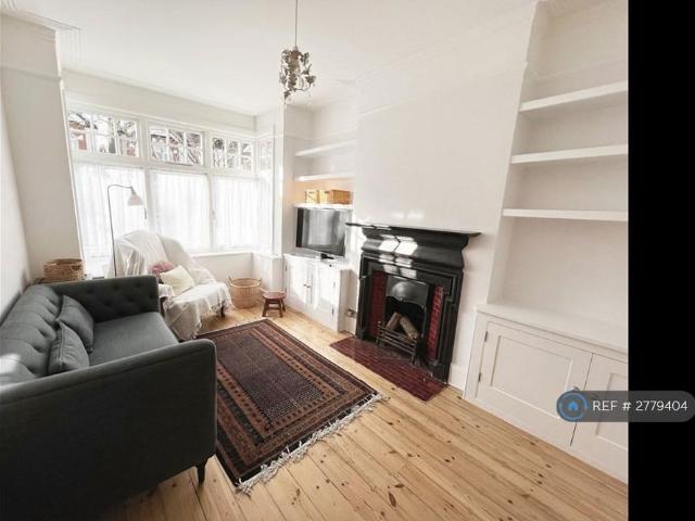 4 bedroom terraced house to rent