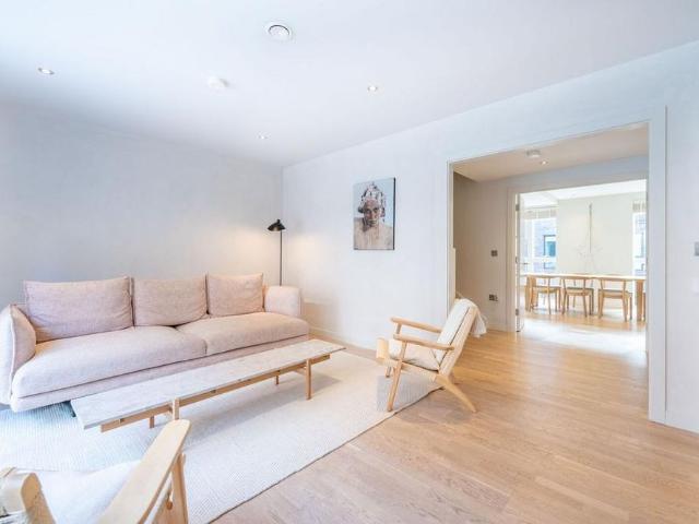 4 bedroom terraced house to rent