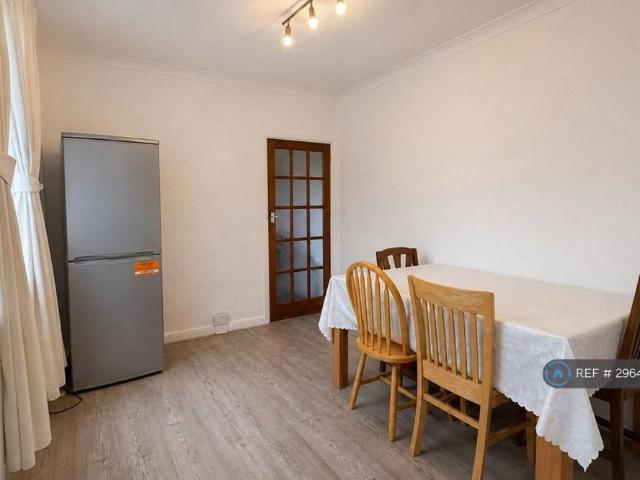4 bedroom terraced house to rent