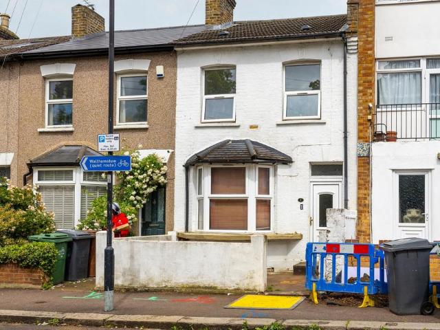 4 bedroom terraced house to rent