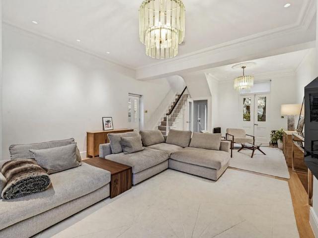 4 bedroom terraced house to rent