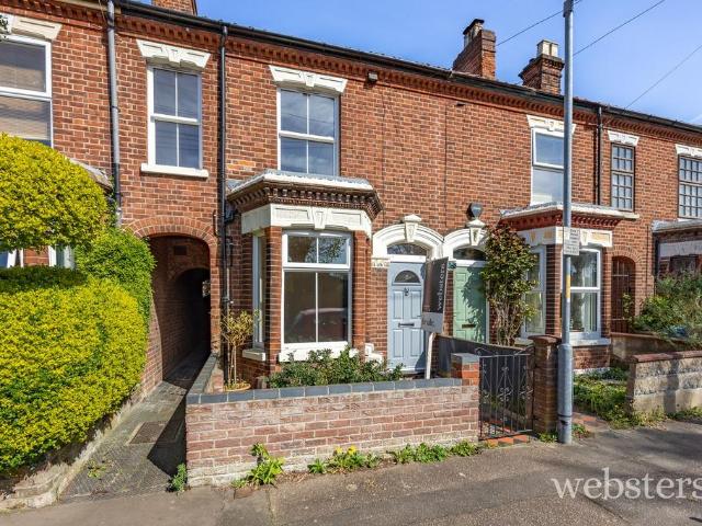 4 bedroom terraced house to rent