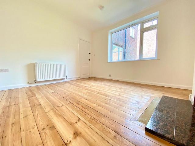 4 bedroom terraced house to rent
