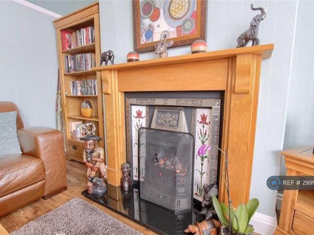 4 bedroom terraced house to rent