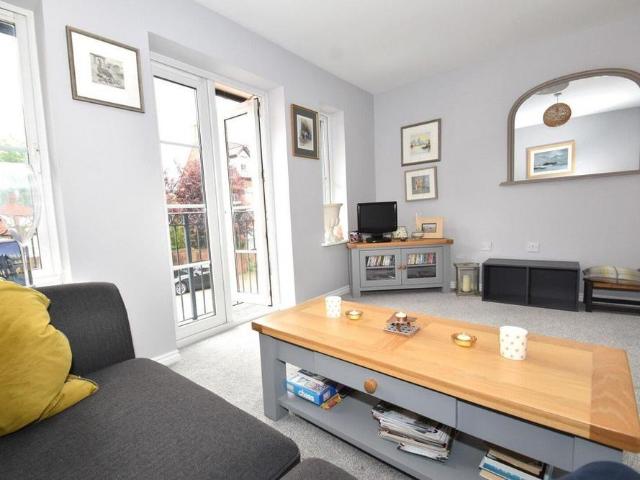 4 bedroom terraced house to rent