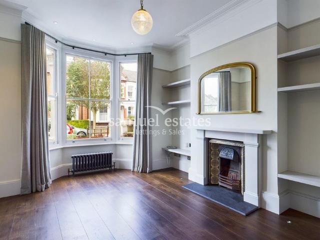 4 bedroom terraced house to rent