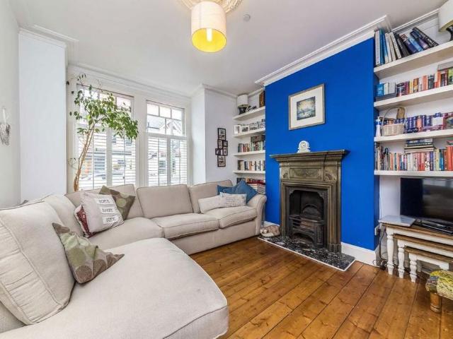 4 bedroom terraced house to rent