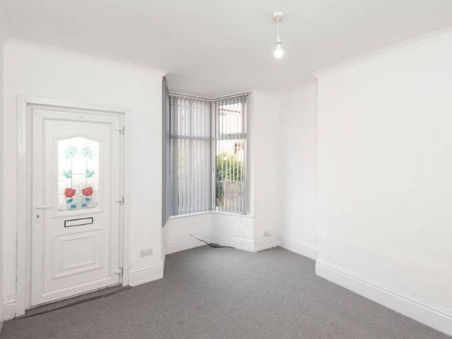 4 bedroom terraced house to rent