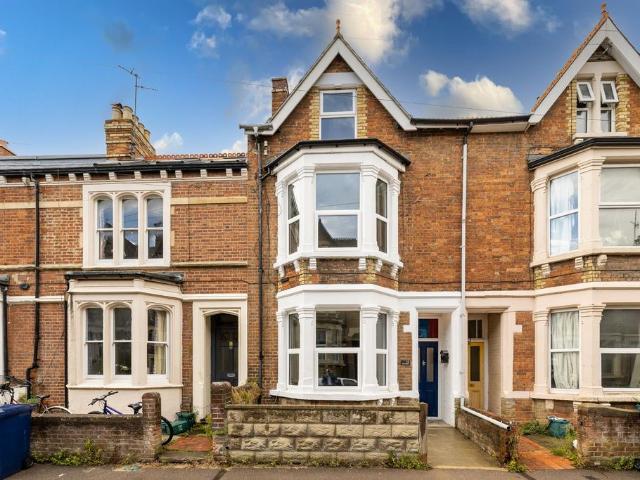 4 bedroom terraced house to rent
