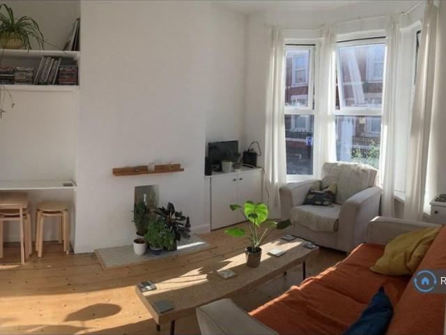 4 bedroom terraced house to rent